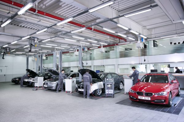 What Is Vehicle Bulb Monitoring – Master Hybrid Services